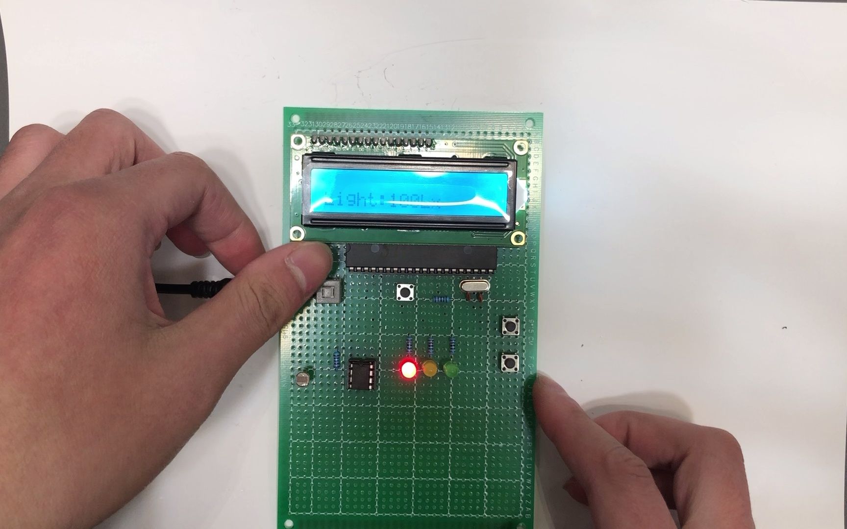 L-940基于单片机的数显照度计