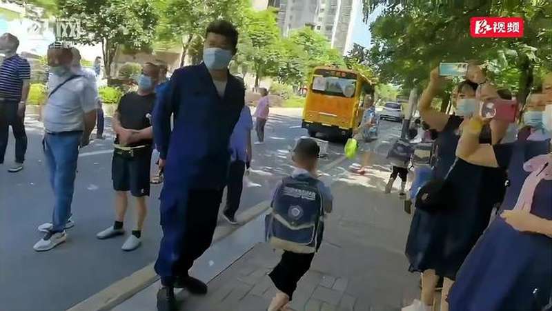 桂阳交警联合多部门开展校车安全事故应急演练