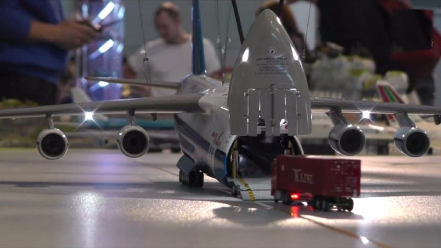 老外自制飞机模型全功能系统展示,这设计真的太给力了