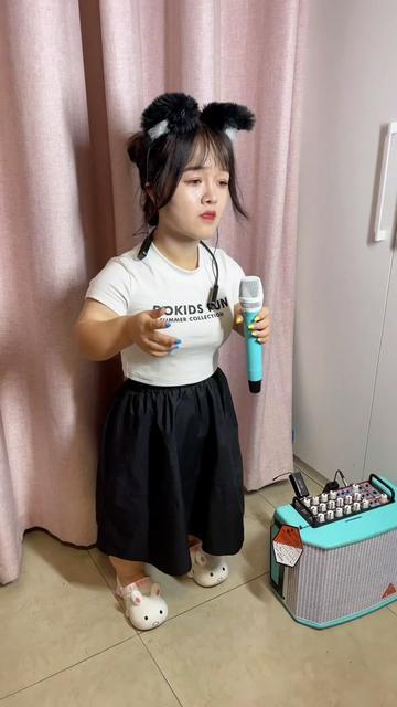 热爱105度的你,马上直播,大家点头像进来看我直播呀～等你哦～唱歌给你听