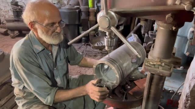 巴企重工500古法翻沙手搓生产氨气压缩机活塞