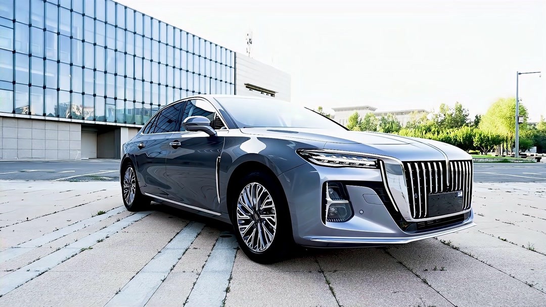 试驾全新红旗H5 国人开国车 有里儿有面儿