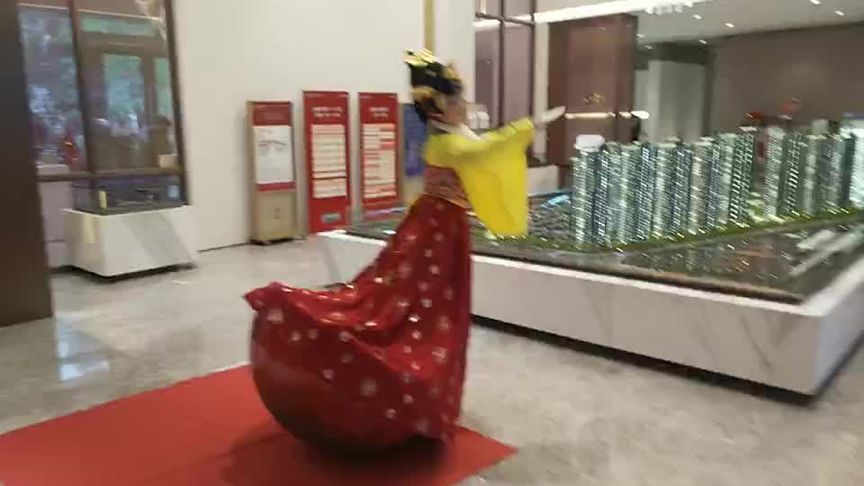 本人大唐不倒翁演出现场