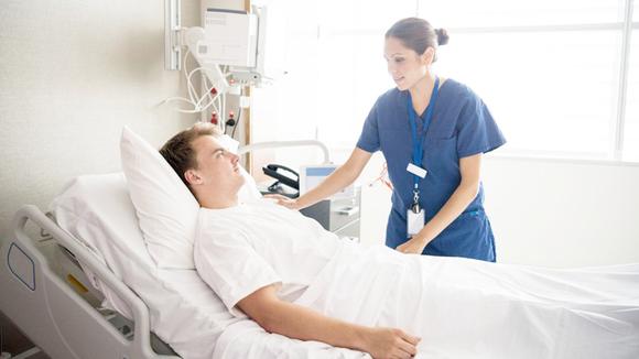 医院的女护士,面对男病人的“隐私部位”,该怎么处理呢?