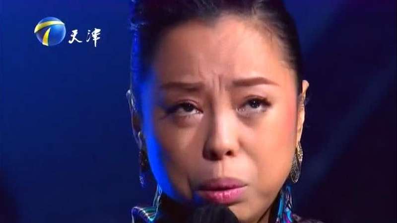 黄绮珊带病演唱《离不开你》,感觉肺都唱出来了,郭德纲直夸震撼