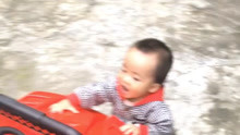 小小年纪徒手推车