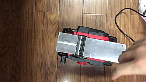 电刨倒装安装视频