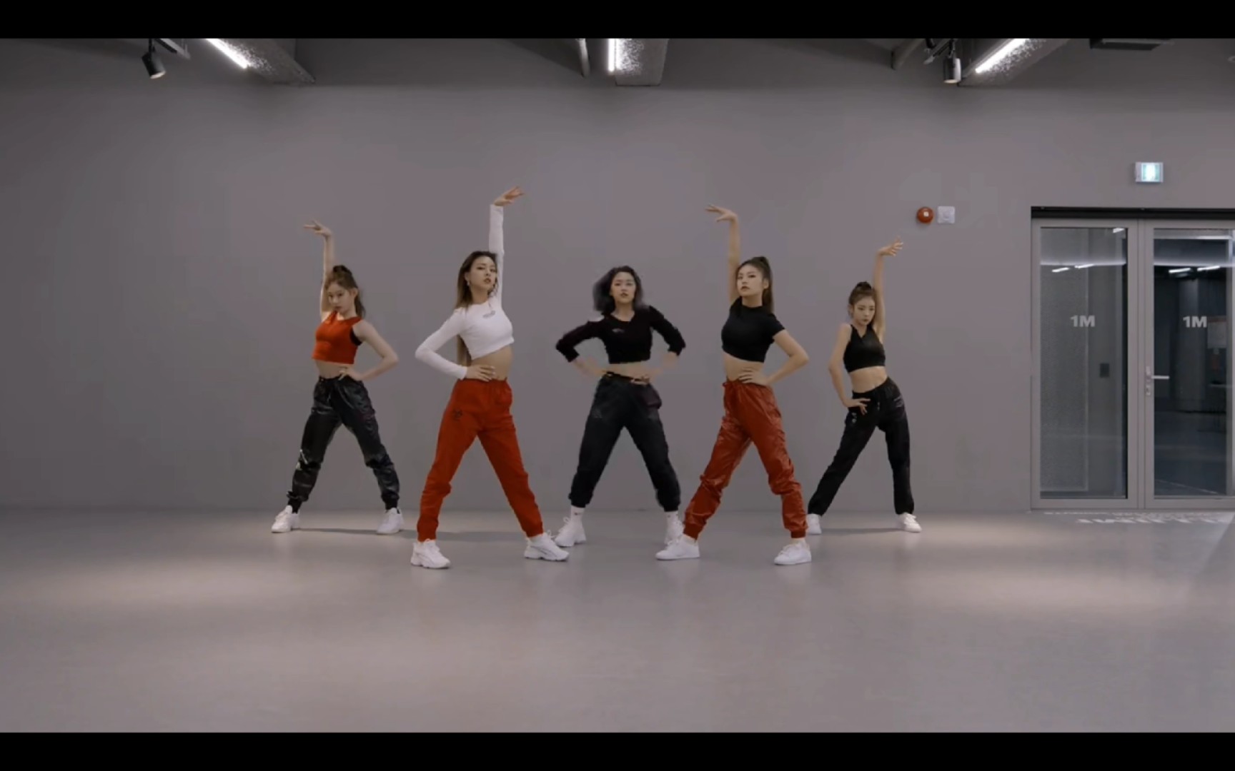 itzy-wannabe 0.5倍速 镜面 练习室