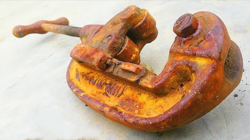 翻新生锈严重的切管器,就是喜欢这个过程,看着真过瘾