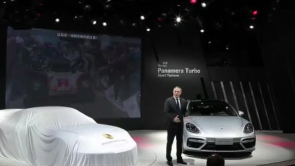 亮相成都车展 保时捷911GT3 Panamera