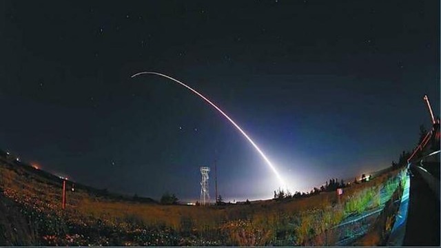 在南部海域吃亏后,美下令发射一枚核导弹,太平洋目标被摧毁