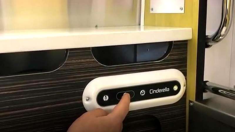 不用冲水的马桶,变身火炉消灭垃圾,还能随便移动位置