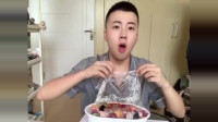 东北小伙吃豪华水果捞,没想到两小时后拉肚子了,忍不住笑了!