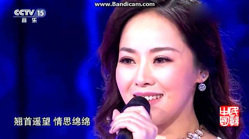 陈笠笠演唱《彩云追月》天籁之音,美得令人陶醉!