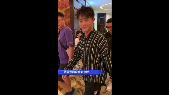 凤凰传奇曾毅,多年不见越来越帅