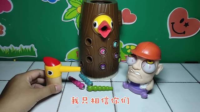 光头强现在不砍树了,还会帮助可怜的鸟宝宝!