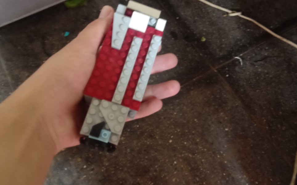 乐高式深红电。虚晃一枪。