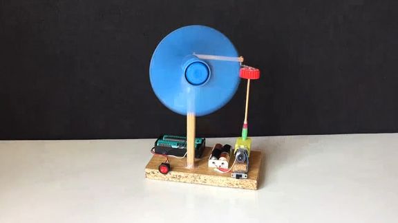 炎炎夏日,民间牛人教你自制电风扇,经济又实用!