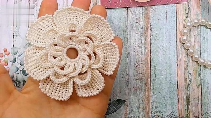 毛线编织教程,漂亮螺旋花朵的钩织方法,简单易学