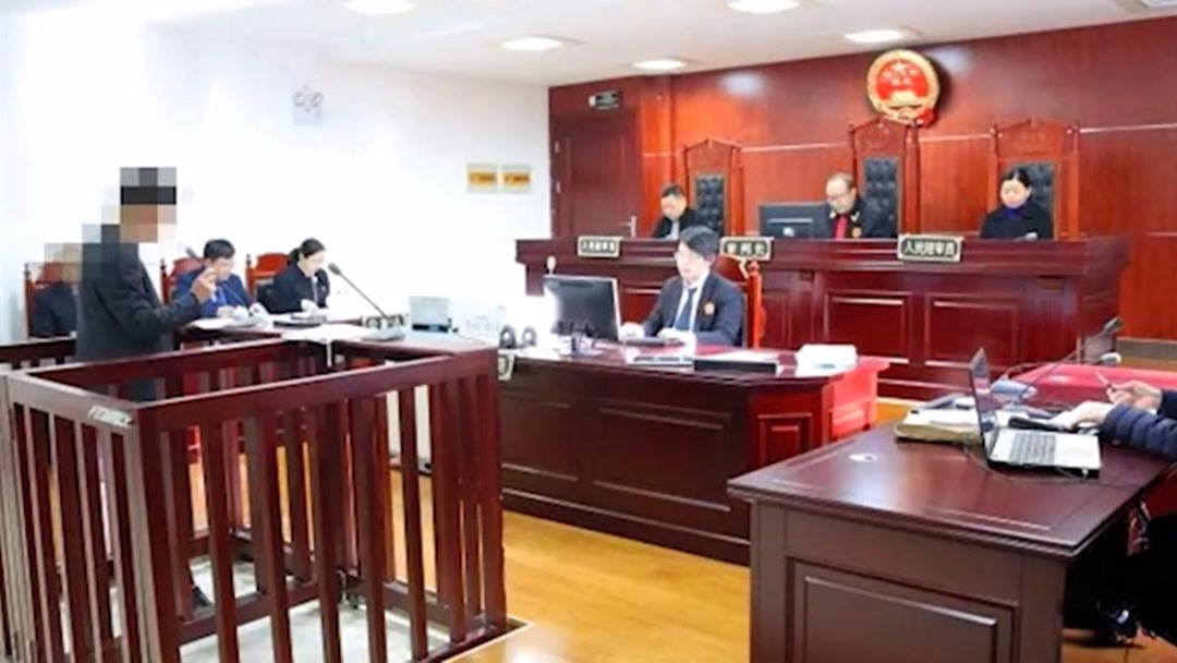 浙江男子涉水越野妻女被水流冲走溺亡 被控过失致人死亡