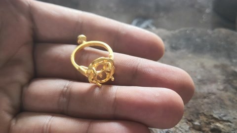 到打金店加工黄金首饰如果注意这个细节一般就不会被偷金