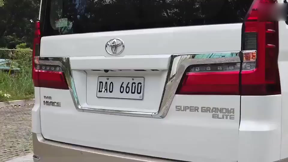 丰田奢华商务MPV,2020款丰田海狮实拍