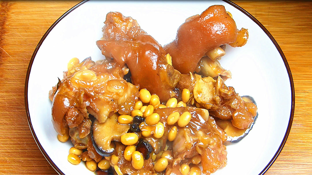 猪蹄简单又美味的做法,软烂适中,肥而不腻,吃一次就念念不忘