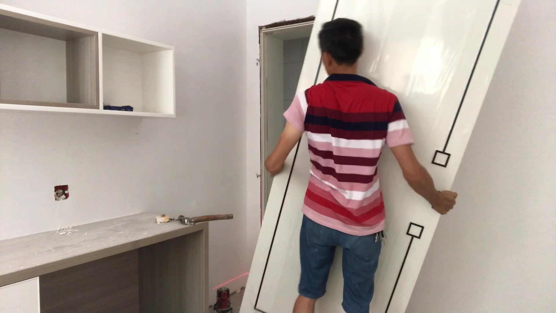 今年最流行的卧室门,1200元一套包安装,您说贵吗?