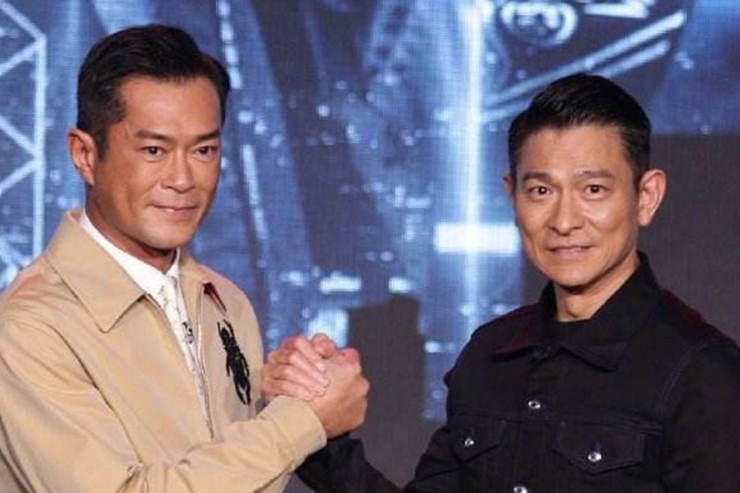 为何会这样?61岁刘德华片约不断,68岁成龙没戏拍逛超市