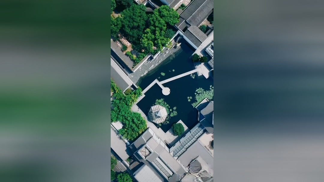 苏州博物馆新馆,设计独特,建筑造型与环境相映成趣,古典与现代完美...