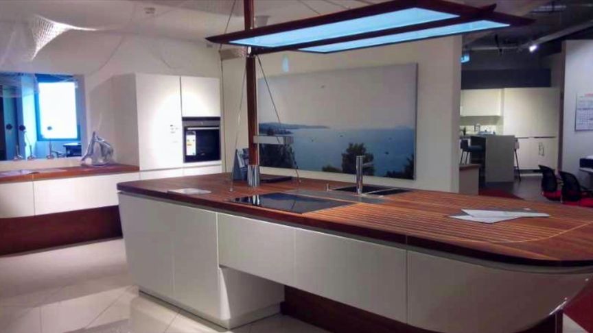 德国专卖店里的的整体厨房都什么样? 80万买套厨房值不值?