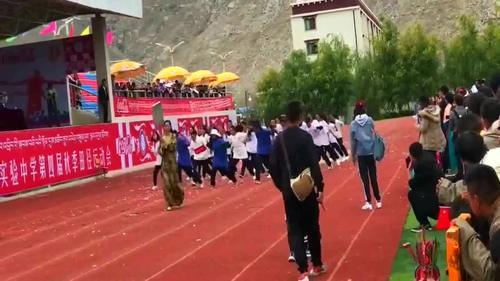 运动会上的网红入场式,真的是太酷了