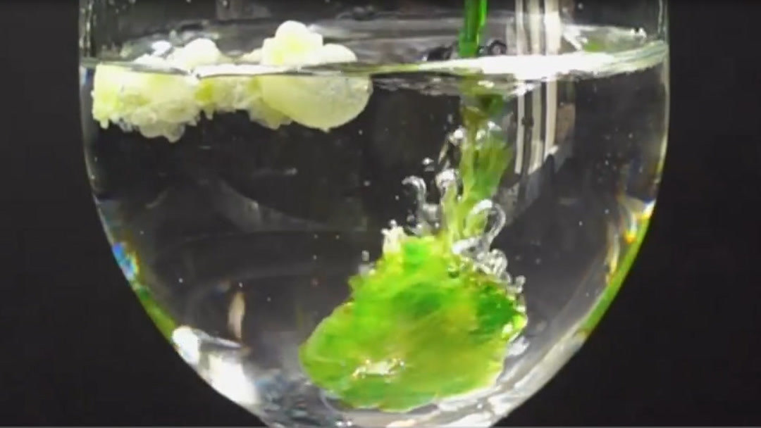 当胶水遇上硼砂,神奇的一幕发生了,竟变成了这副模样