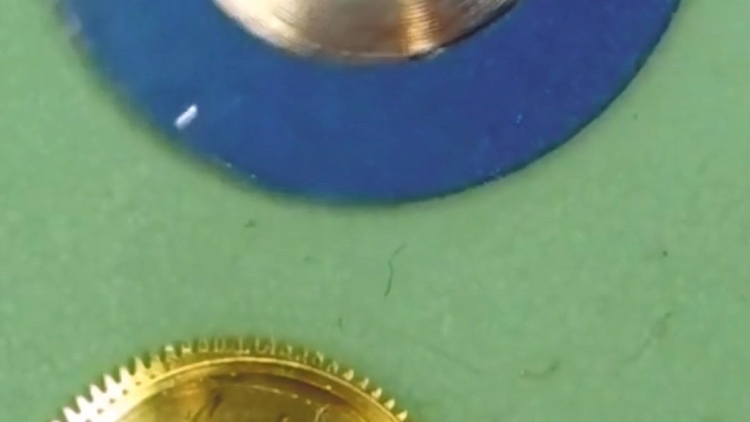 手表进水维修后重装,手表进水多数是防水圈问题