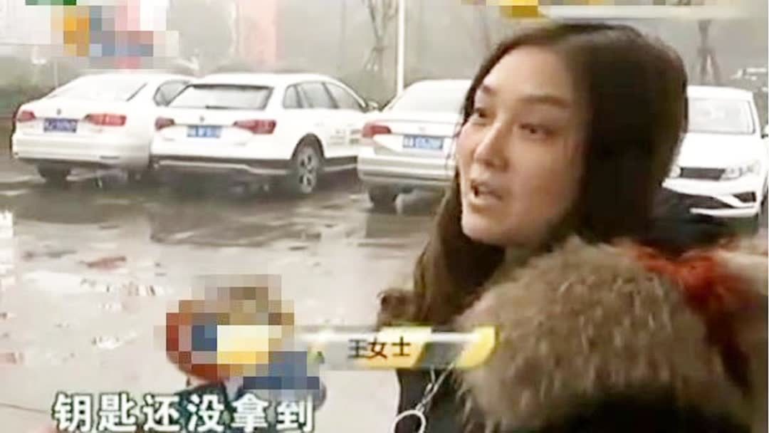 提全新大众迈腾,车子方向盘还没摸到就故障灯全亮,车主一脸茫然