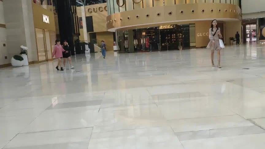 实拍:杭州本土最大的商业综合体,东西应有尽有,比万达强多了!