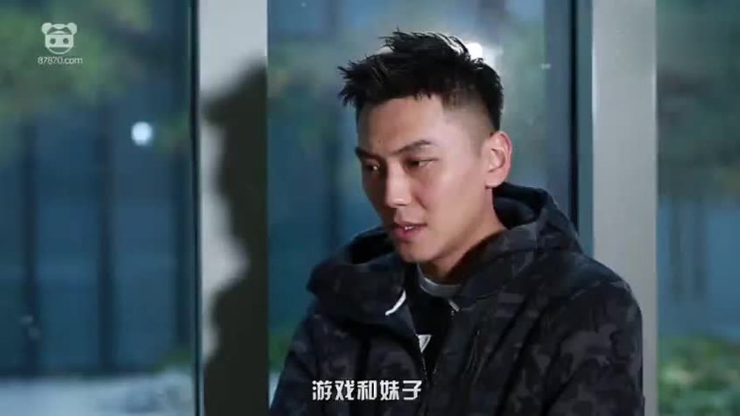 87870虚拟现实 VR任意门 酷似某明星篮球健将
