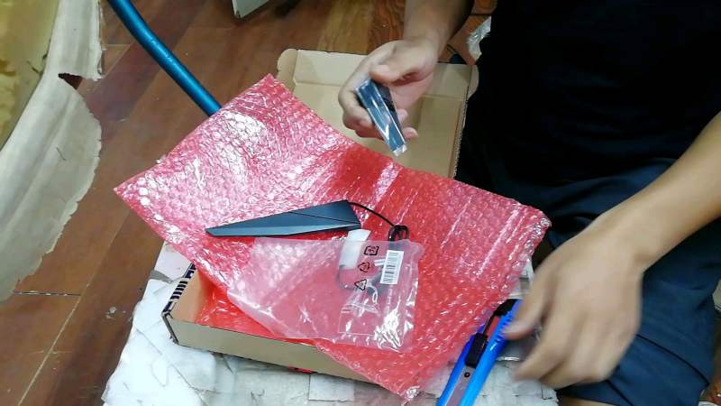 简简单单开个箱'华硕B460电竞特工wifi接收器开箱