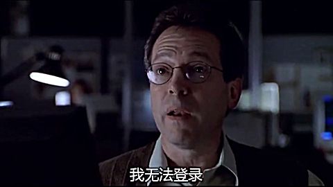 不愧是电脑高手,黑进了交通系统,全市的红绿灯都被他控制着