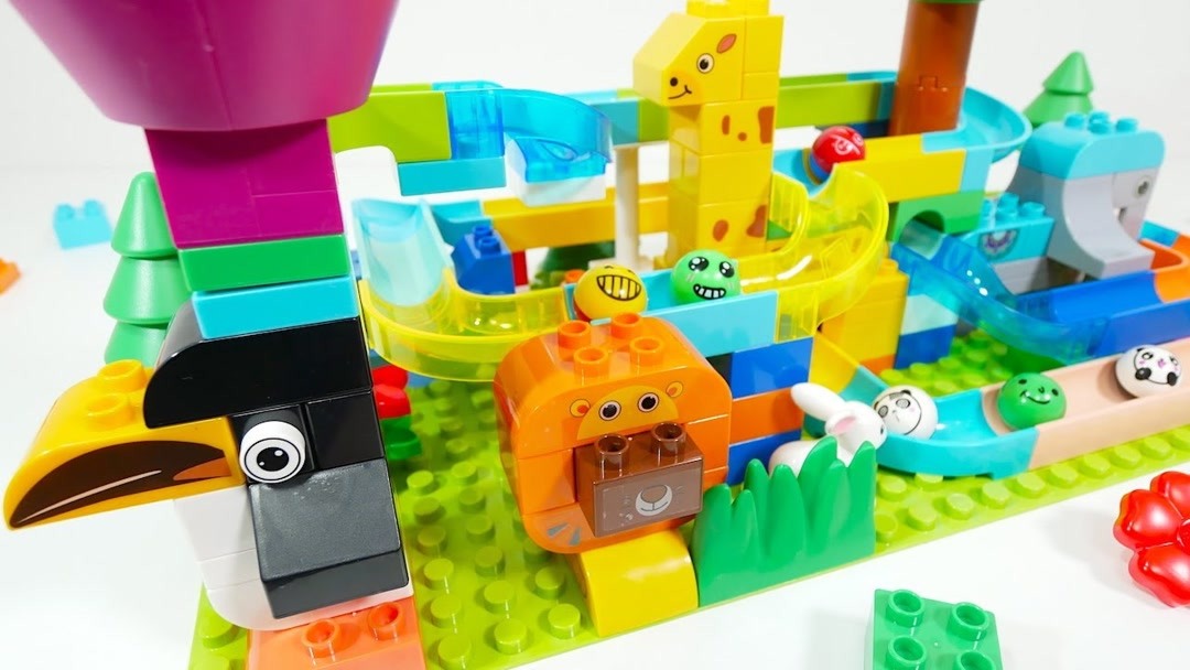 益智积木玩具:令人满意的积木过山车,制作动物积木过山车