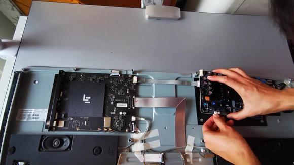 酒店乐视电视坏了,小伙淘宝花了72元买个电源板换上立马管用