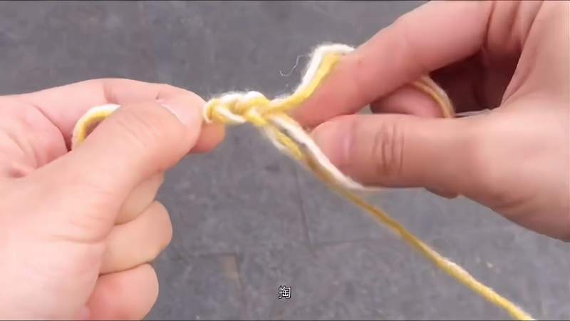 这大概是最最简单的手链教程了吧,哈哈哈,一起编手链吧