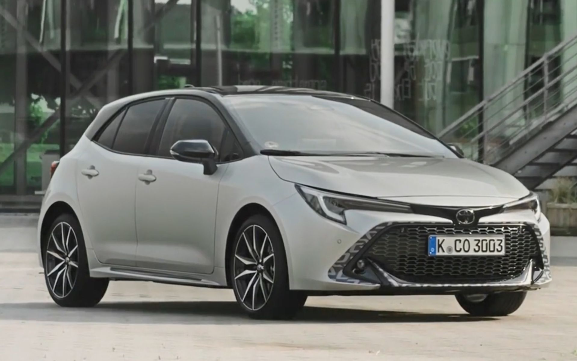 14万起售!升级171匹2.0L动力+四驱+JBL音响,2023款卡罗拉亮相