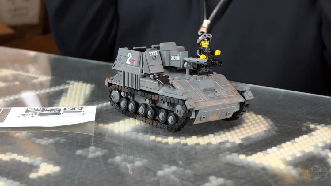 BrickMania积木展示,SU-76二战苏军轻型自行火炮