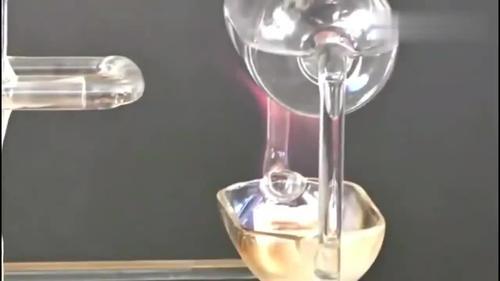 蒸汽机原来是这样工作的,用透明玻璃打造