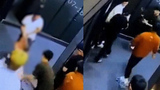 卫生间拖拽事件女子未成年,双方非男友朋友关系,男子涉嫌猥亵罪