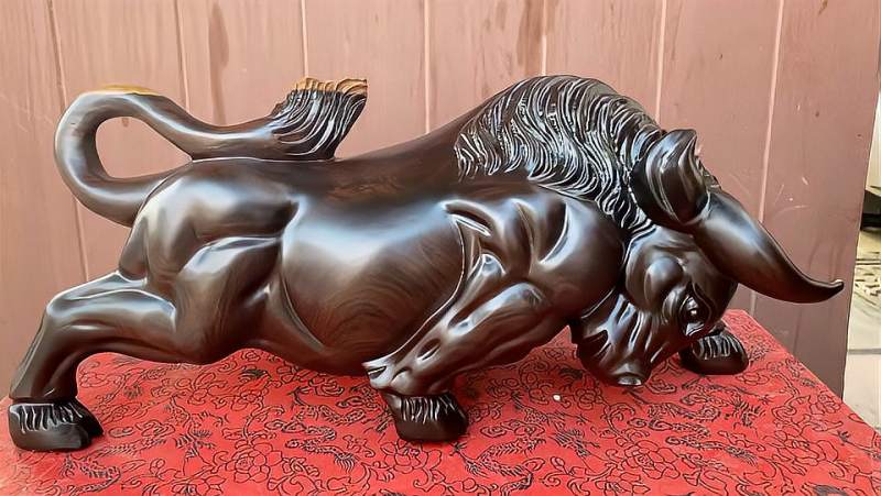 黑檀木牛气冲天工艺品