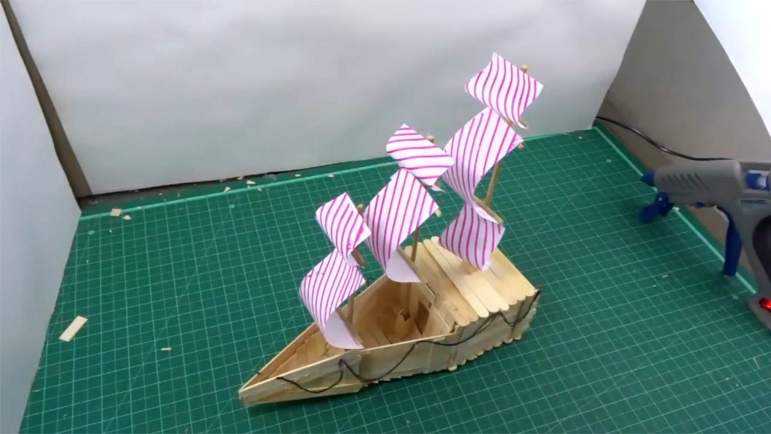 手工DIY变废为宝 如何用雪糕棒给孩手工制作海盗船?