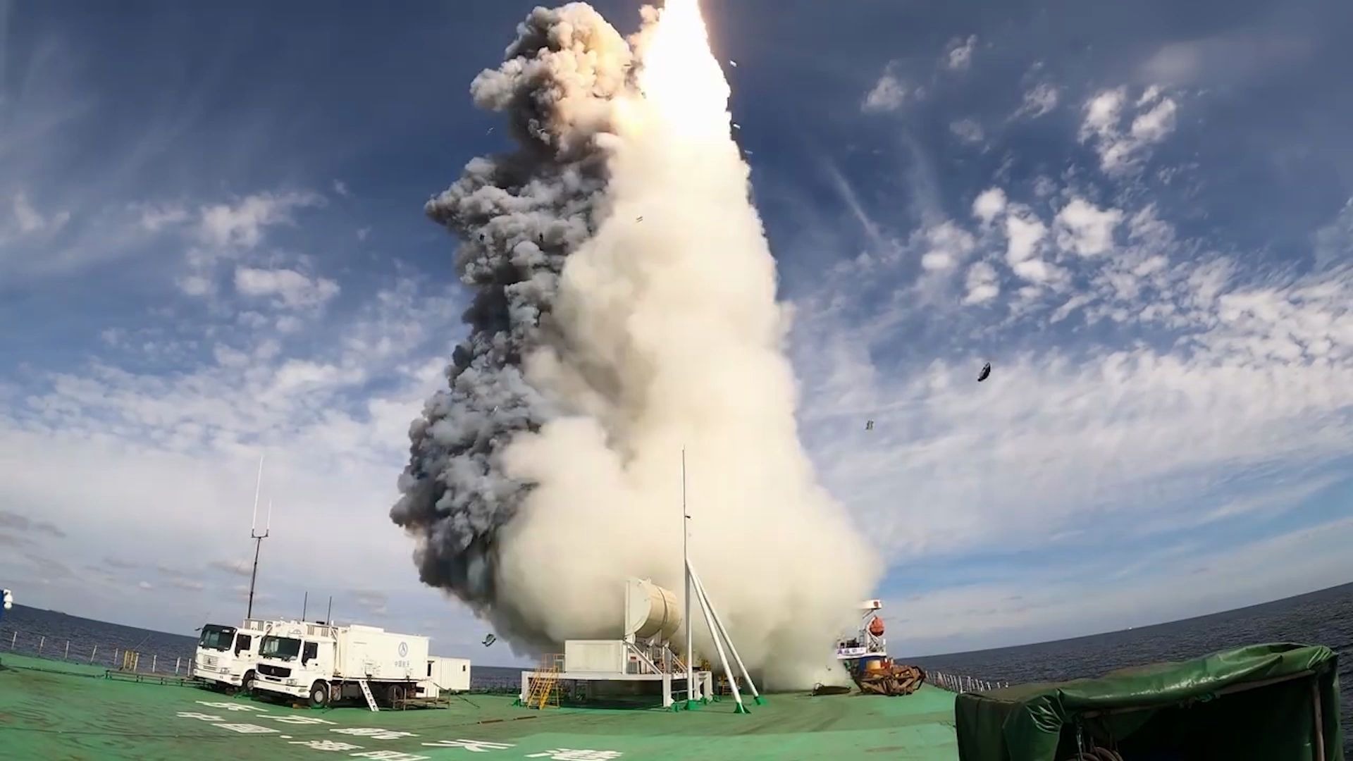 首次海上发射,一箭九星完美成功,全球仅两国能实现。中国航天牛!