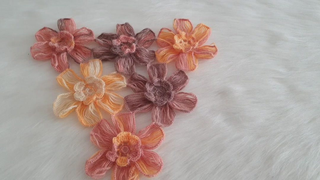 毛线编织教程,六瓣花朵的钩织方法!